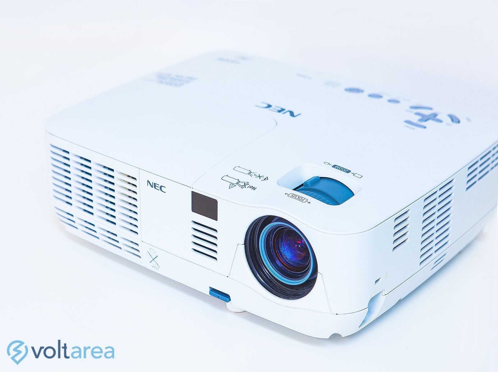 NEC NP-V260X XGA 3D Mobile Projector Conference Room Package